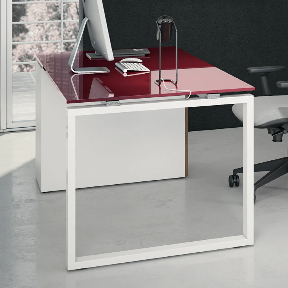 Luna Operational desks for offices in Dubai UAE