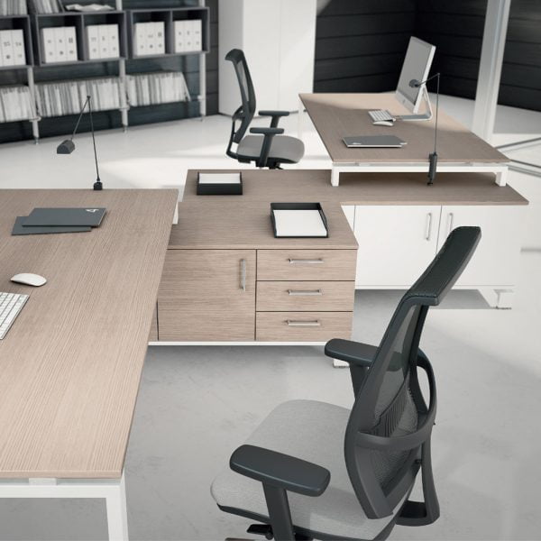 Modern operational office workstation deskin Dubai UAE