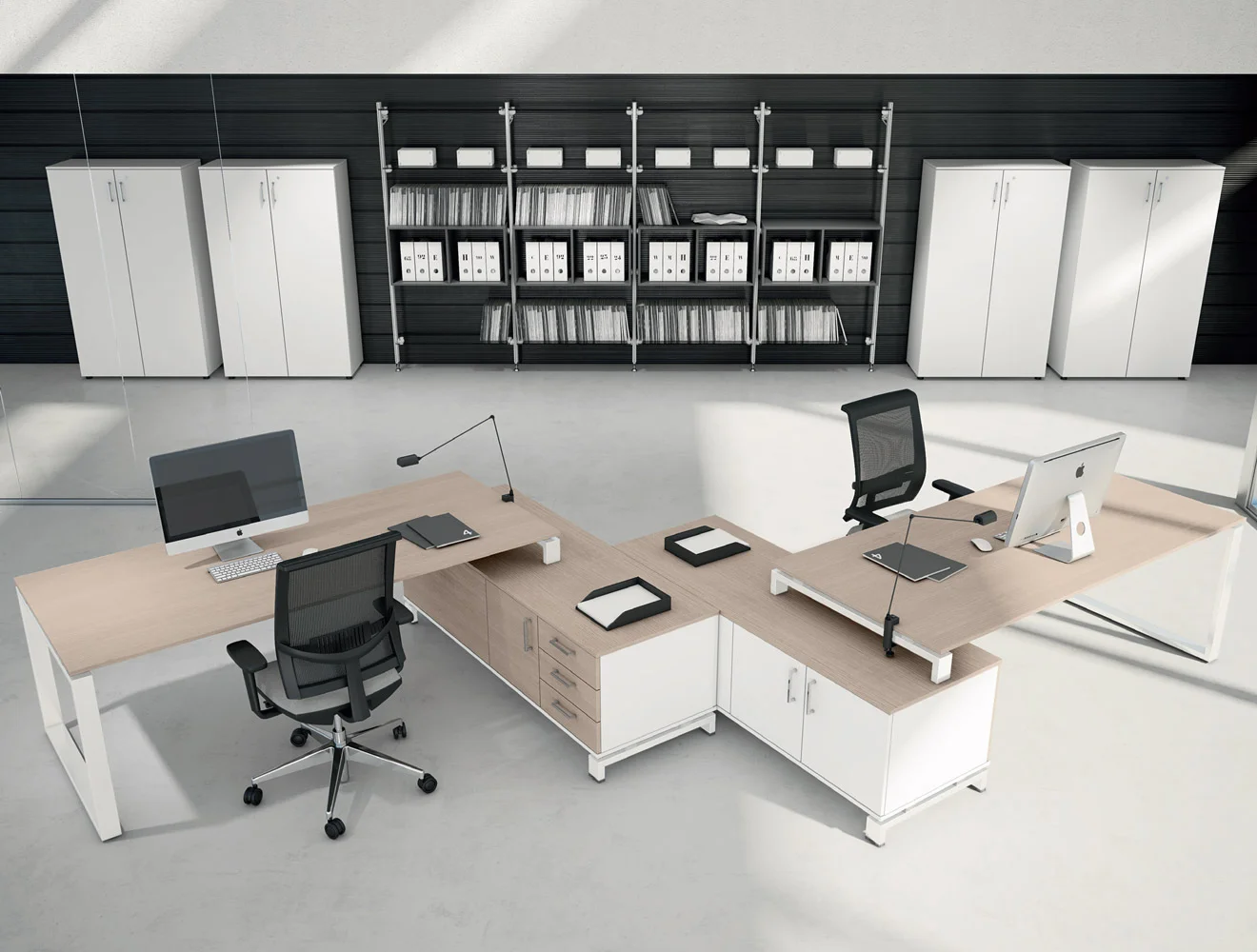 Luna Operational desks for offices in Dubai UAE