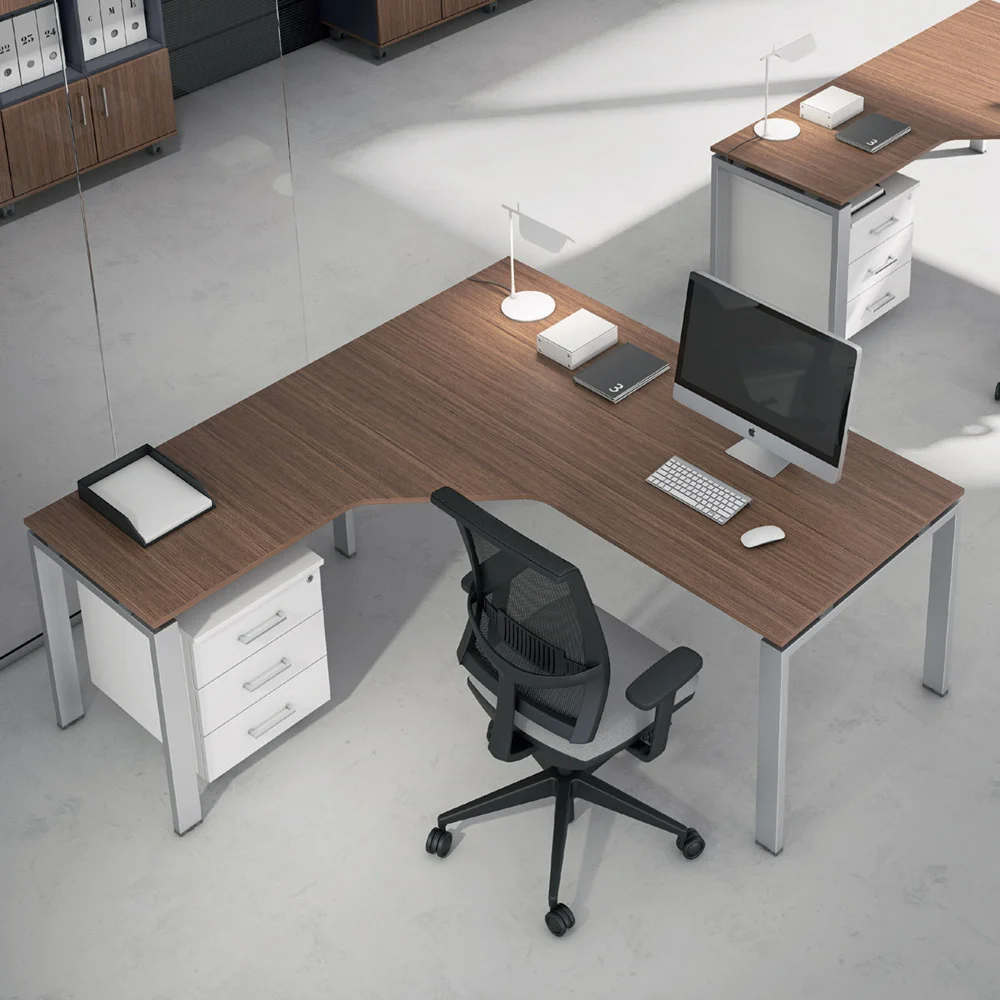 Luna Operational desks for offices in Dubai UAE