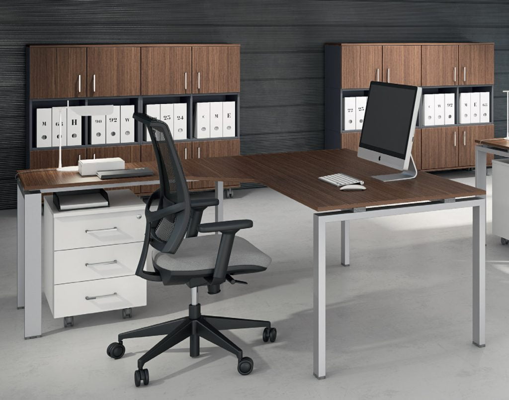 Modern operational office workstation deskin Dubai UAE