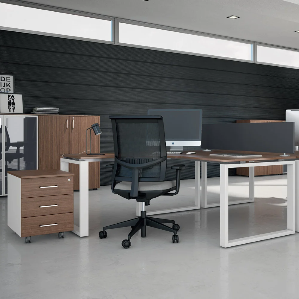Luna Operational desks for offices in Dubai UAE