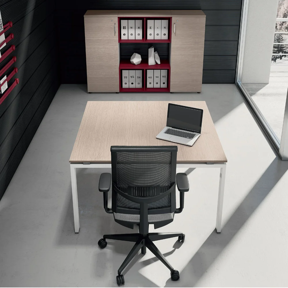 Luna Operational desks for offices in Dubai UAE