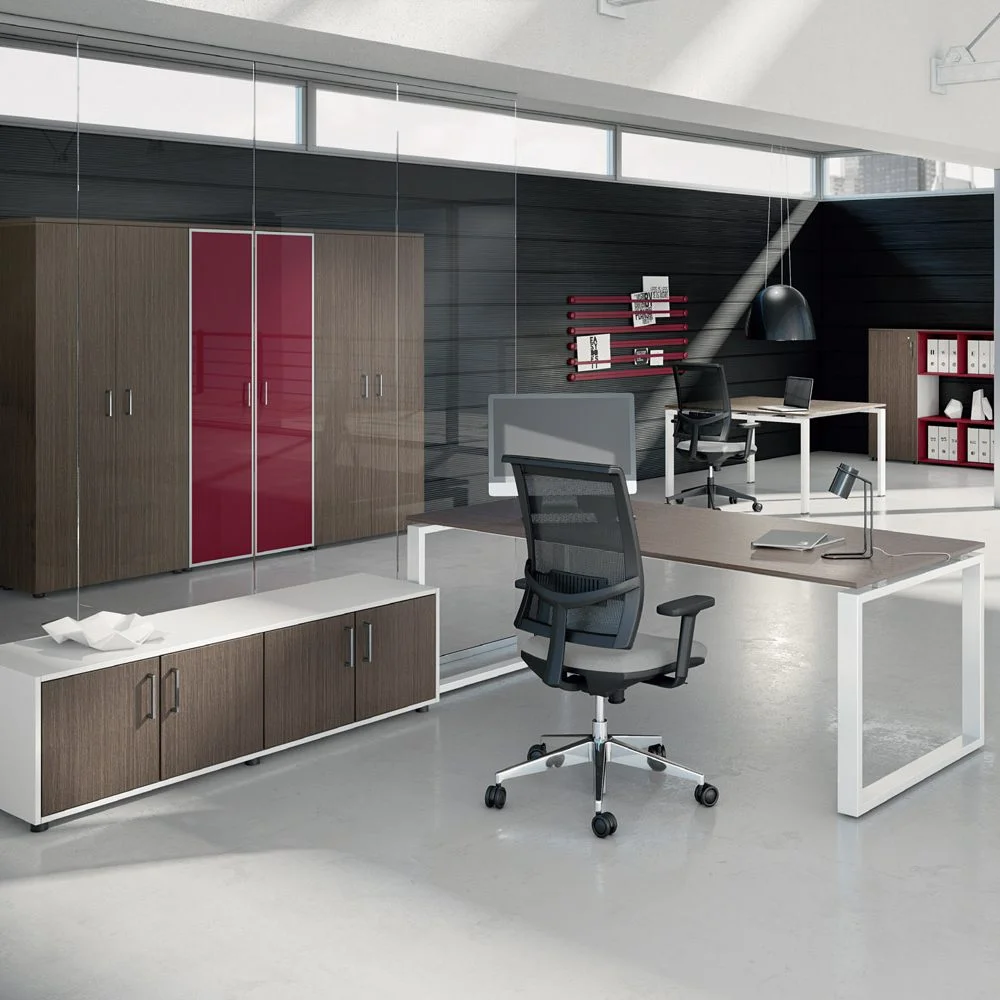 Luna Operational desks for offices in Dubai UAE